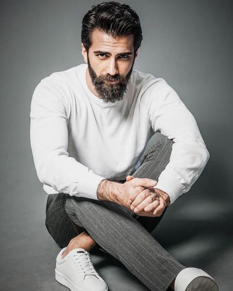 Edip Zeydan aka Dumrul Alp sends fans into a frenzy with his dapper looks