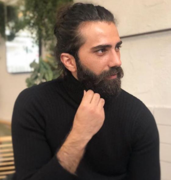 Edip Zeydan aka Dumrul Alp sends fans into a frenzy with his dapper looks